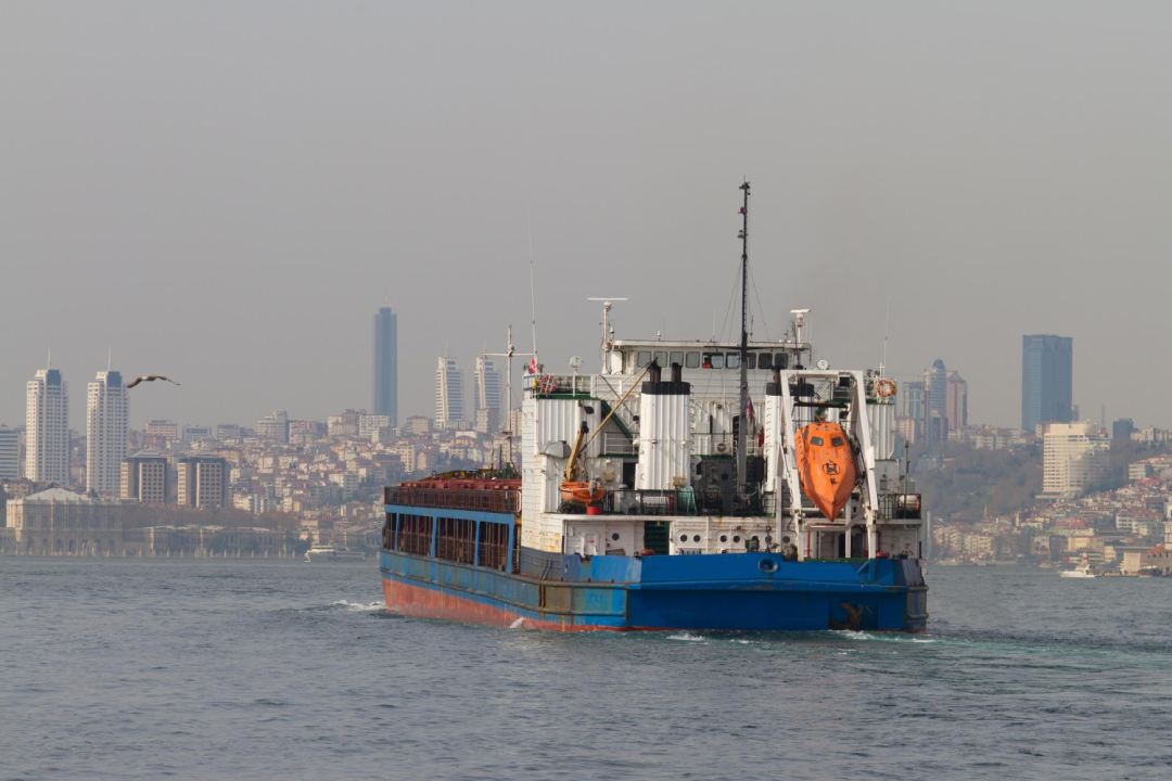 A 'shadow fleet' of oil tankers for Russia to bypass new sanctions